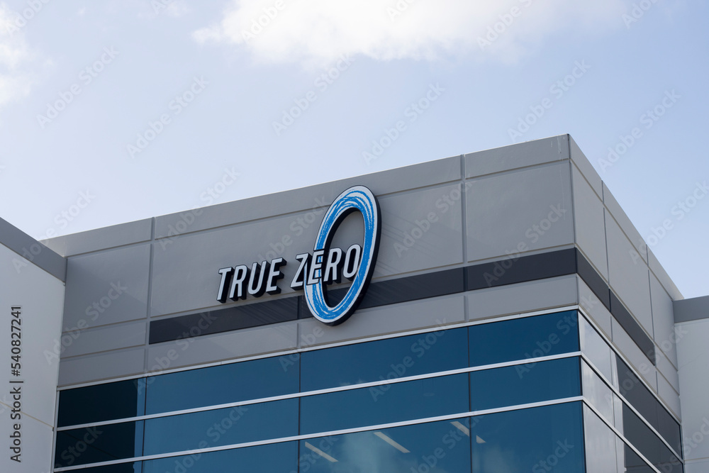 Fotografia do Stock: Santa Ana, CA, USA - May 9, 2022: True Zero logo ...