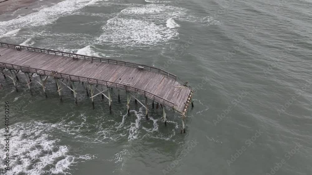Vidéo Stock Fishing pier destroyed by Hurricane Ian storm surge in ...