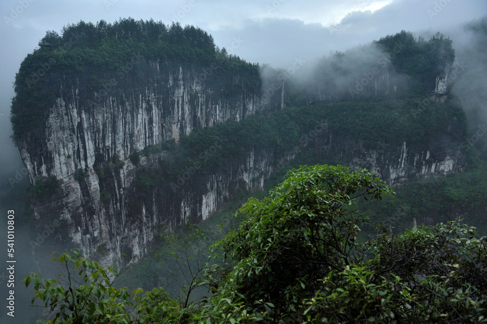 Caving Expedition to explore the caves of the Tongzi mastersystem in ...