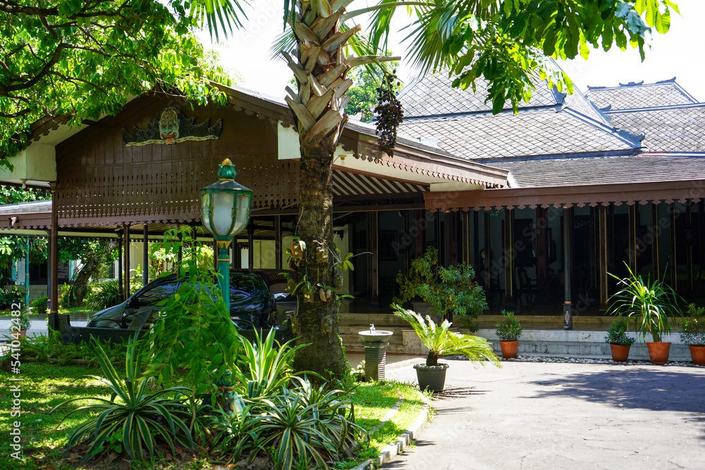 Foto de Surakarta, Solo, Indonesia - September, 2022 : Dalem Kalitan ...