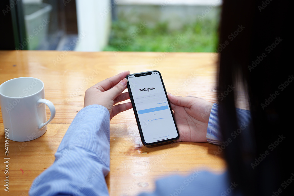 CHIANG MAI, THAILAND - Jun 30, 2022 : woman hand holding smartphone ...