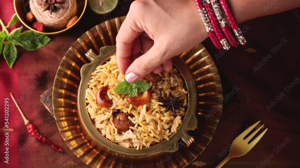 Chicken biryani Spicy Indian Malabar biryani Hyderabadi biryani, Dum ...