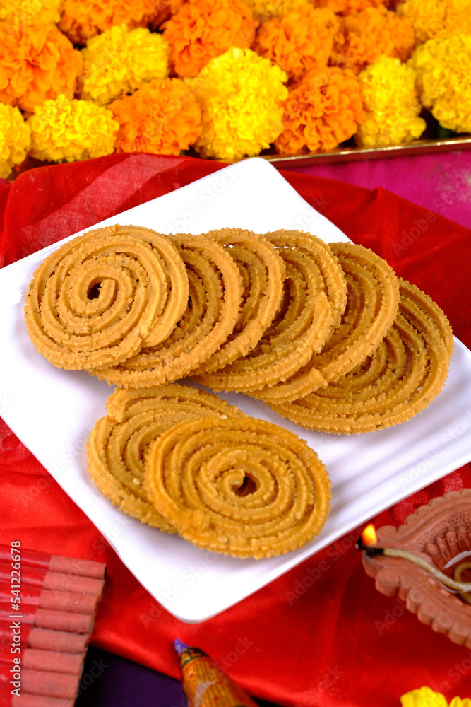Traditional Indian Diwali snacks Chakali, murukku, Indian Traditional ...