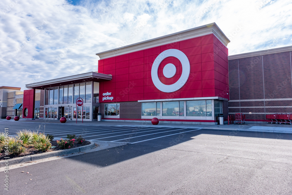 Target Bull's-Eye Logo storefront entrance Stock Photo | Adobe Stock