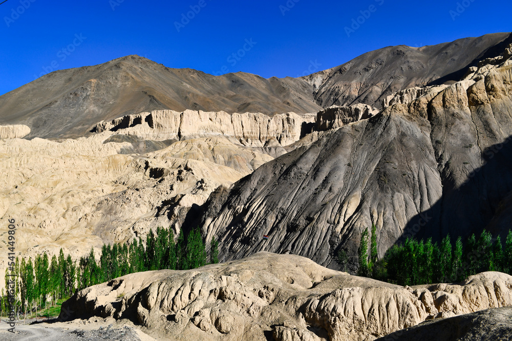 Fotu La Pass is a beautiful place in Himalayan Zanskar Range and is the ...