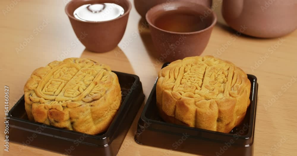 Traditional chinese moon cake for mid autumn festival Stock-Video ...