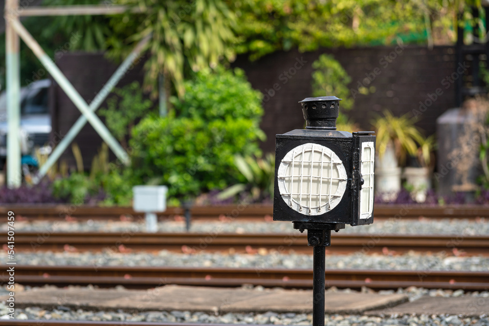 A train traffic direction signal ligting equipment, using to control ...