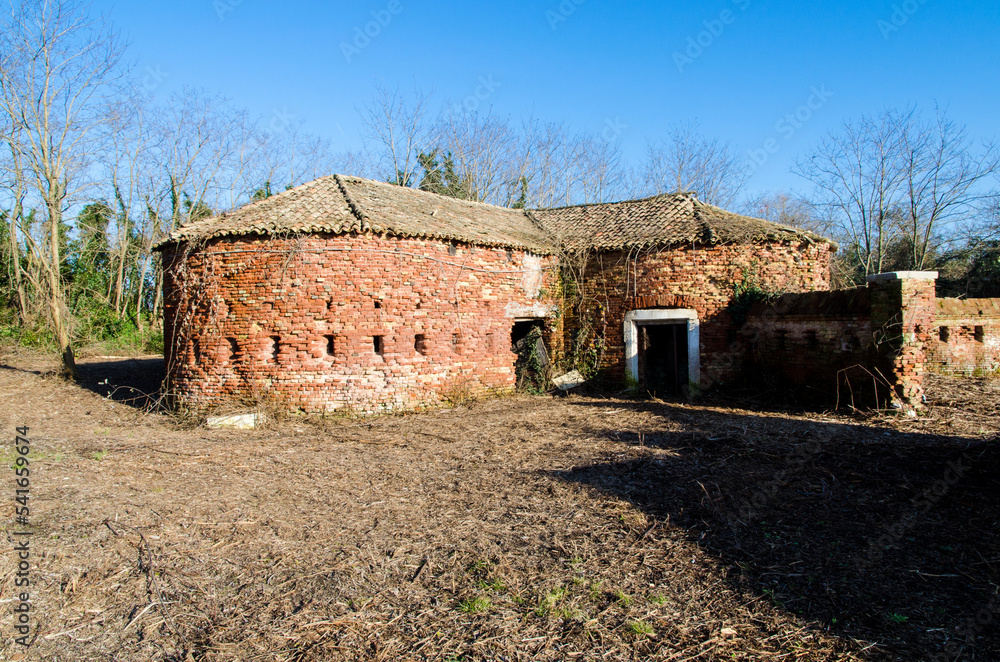 Il Ridotto di Sant'Erasmo, vecchio forte militare abbandonato nella ...