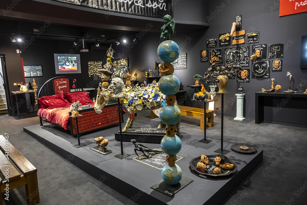 Magnelli Museum in Chateau de Vallauris: Exhibition Ben – “I am not ...