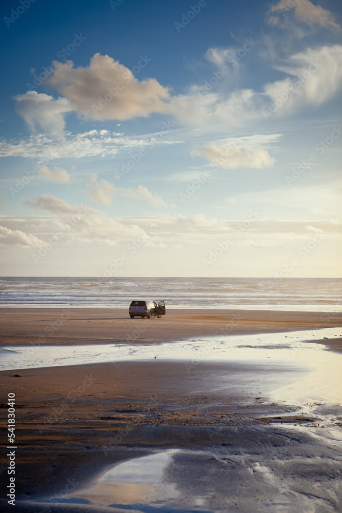 Auto am Strand Stock Photo | Adobe Stock