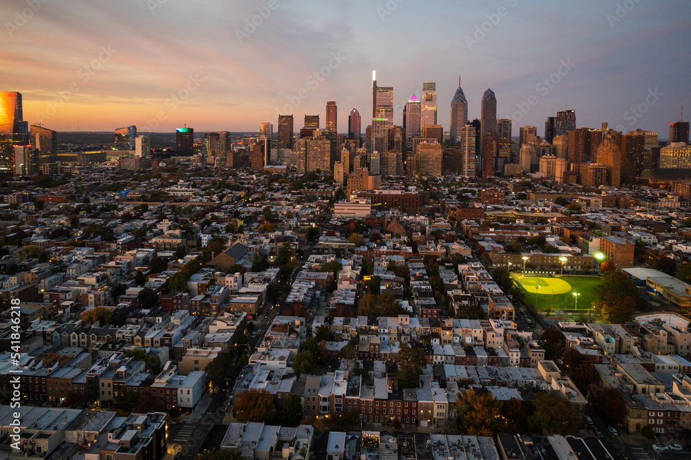 Drone of Epic Philadelphia Sunset Stock 写真 | Adobe Stock