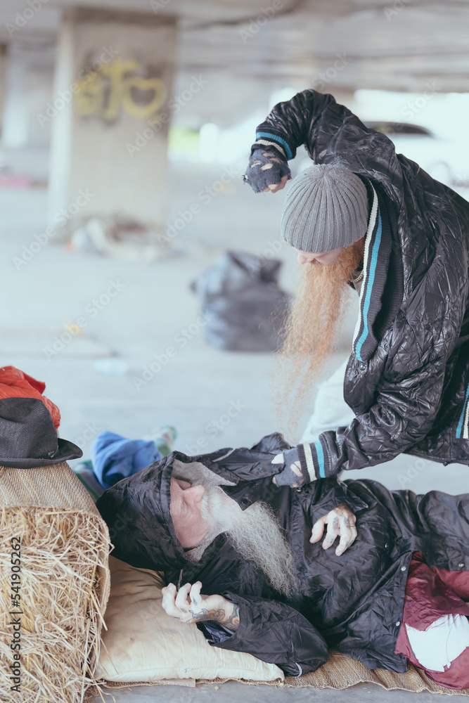 Pictures of violence, homeless people arguing over food., homeless poor ...