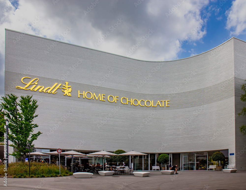 Logo of Swiss chocolatier and confectionery company Lindt on Lindt ...