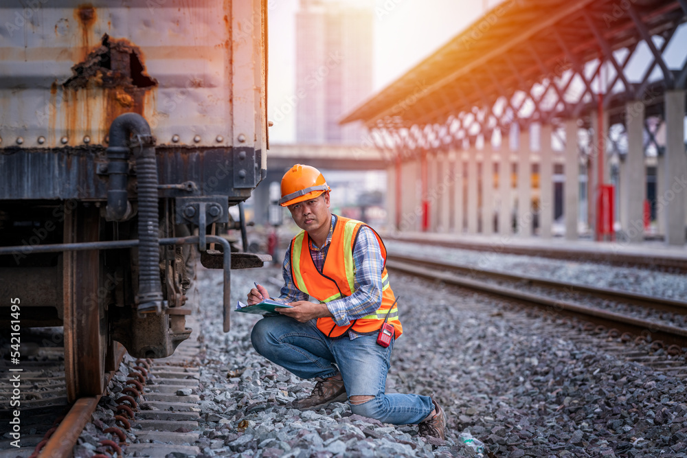 Foto de Engineer under inspection and checking construction process ...
