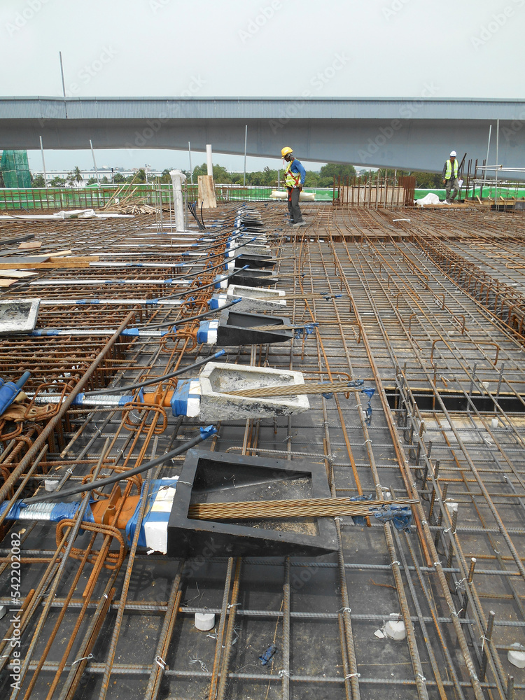PERAK, MALAYSIA -APRIL 12, 2016: Floor slab reinforcement bar with post ...
