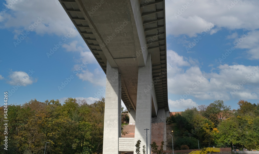 Foto de Nuselsky bridge, Nusle, Prague, Czech republic. Bridge ... Foto de Nuselsky bridge, Nusle, Prague, Czech republic. Bridge ...