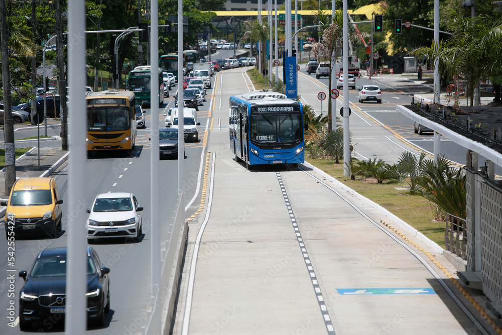 Foto de salvador, bahia, brazil - october 3, 2022: exclusive lane view ...