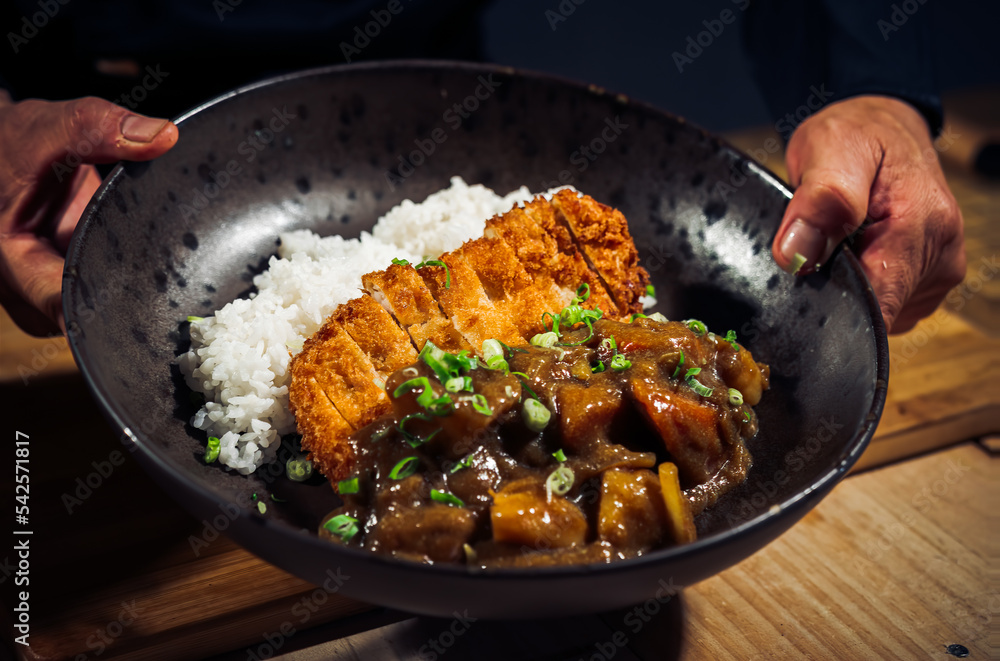 Foto de Japanese chicken katsu curry rice, deep fried breast chicken ...