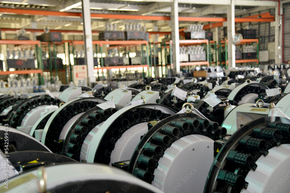 最新の工作機械の組立工場。 Stock Photo | Adobe Stock