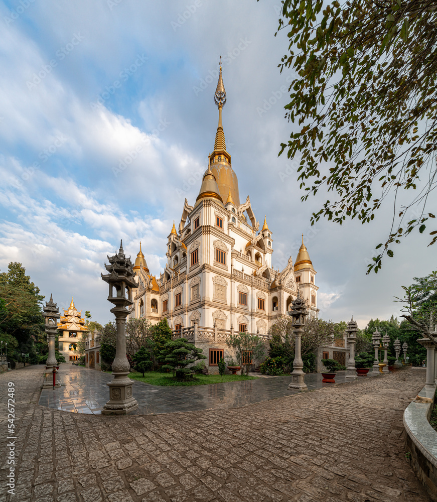 Buu Long pagoda has the unique combination of architectural style of ...