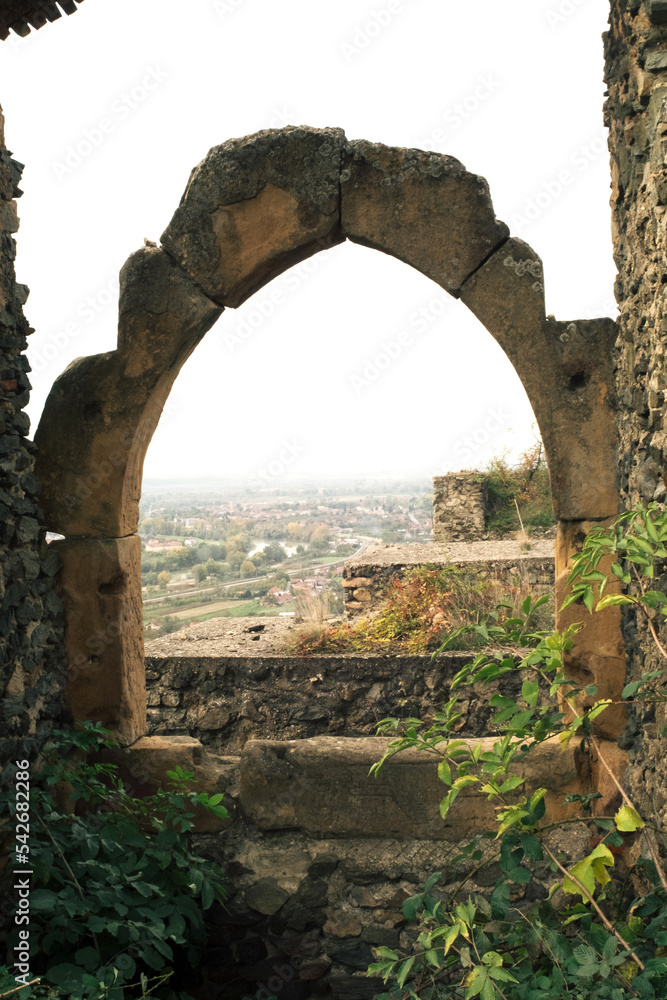 Ruins of medieval mountain Romanian castle Şoimoş Fortress (Cetatea ...