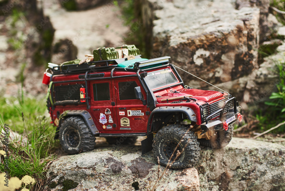 RC Car. Model Land Rover Defender 1:10. Machine trophy. Camel Trophy. A ...