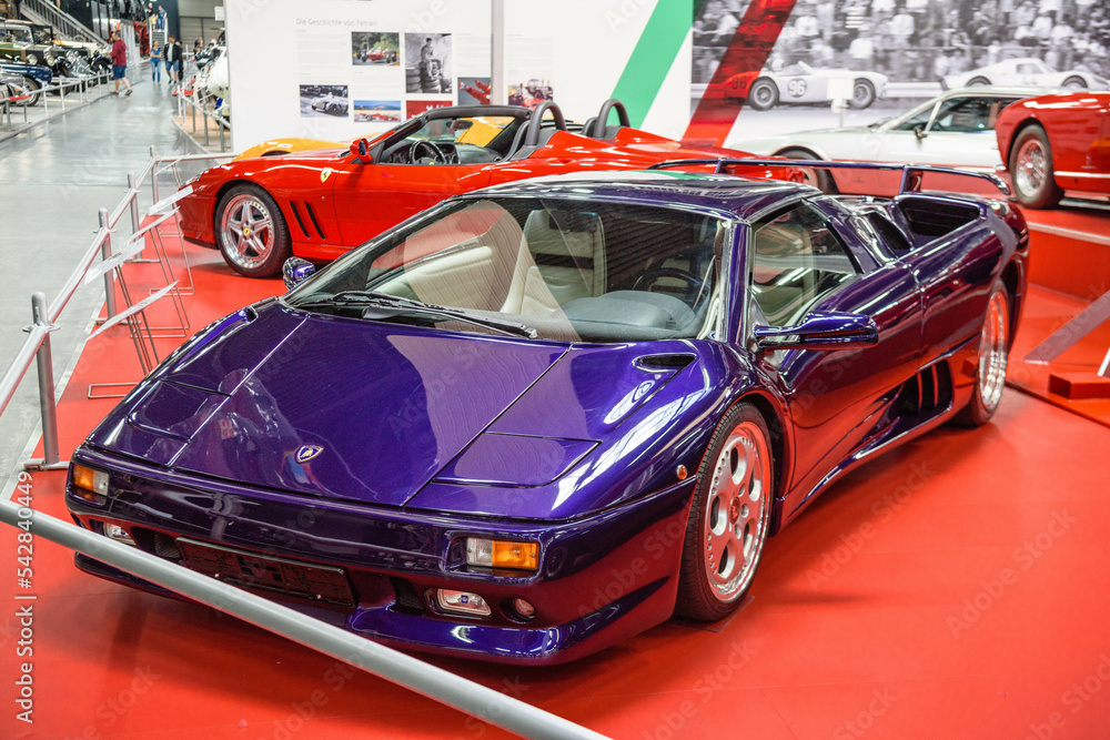 Purple Lamborghini Diablo