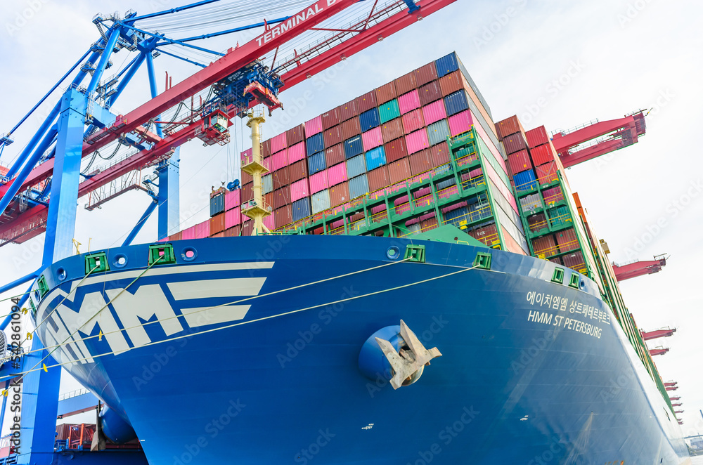 container ship hmm st. petersburg in the harbour of hamburg, germany ...