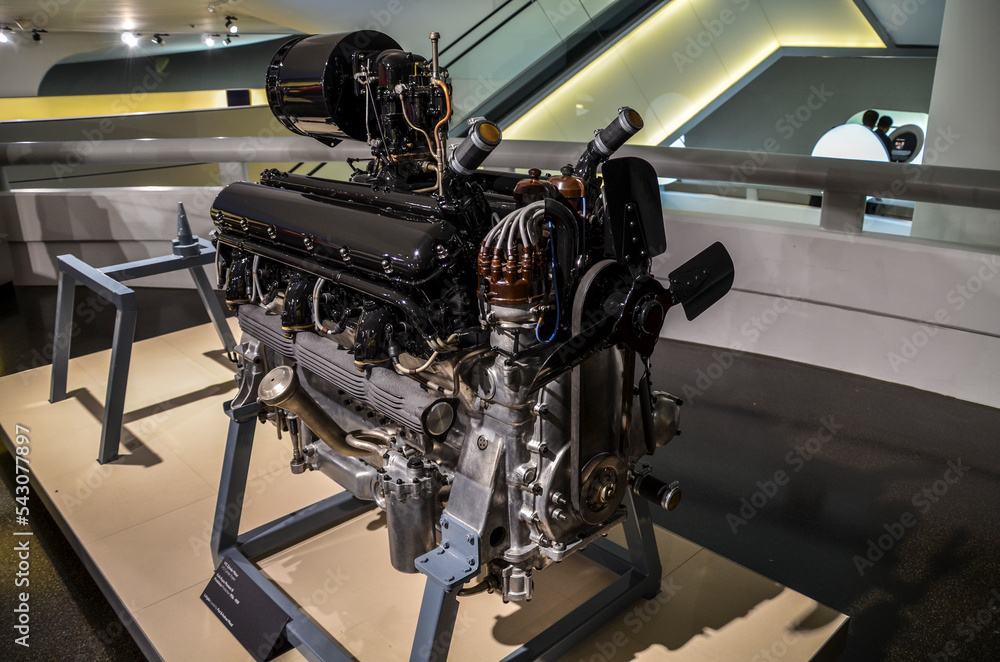 Cylinder engine from Rolls-Royce Phantom III production 1936-1939 on ...