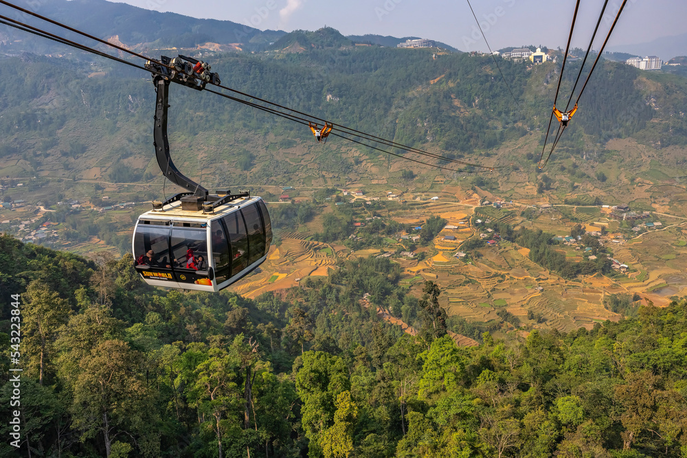 The 3-wire cable car has 2 guinness world records to the highest peak ...