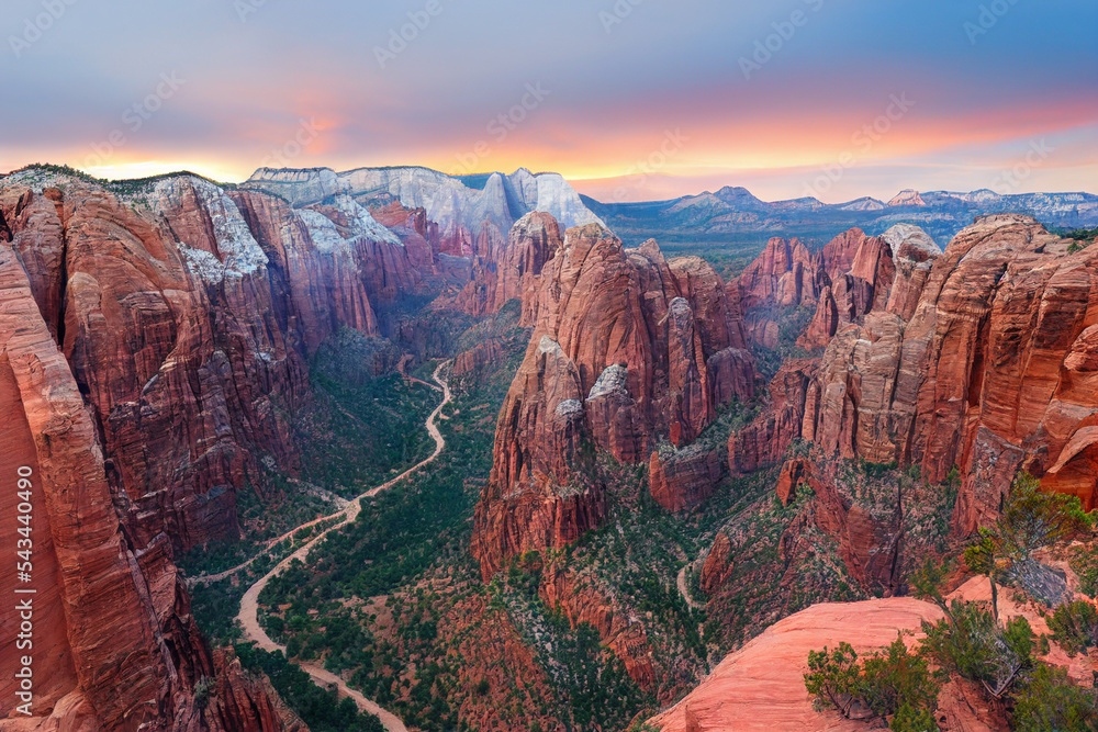 ภาพประกอบสต็อก Angels Landing looking down from the top ภาพ | Adobe Stock