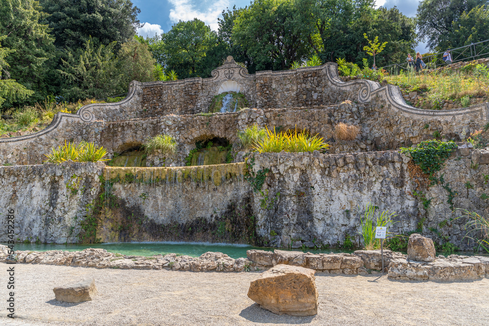 Fontaine de la rampe de Poggi, sur le chemin de la Piazzale ...