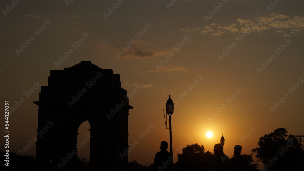 INDIA GATE DELHI WITH FLAG FLYING India Gate, New Delhi, indian culture ...