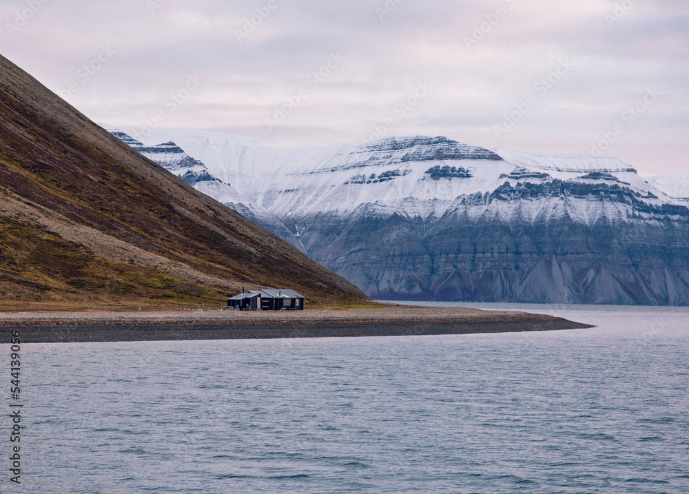 The beautiful islan of Svalbard, longyearbyen, Spitsbergen, Norway ...