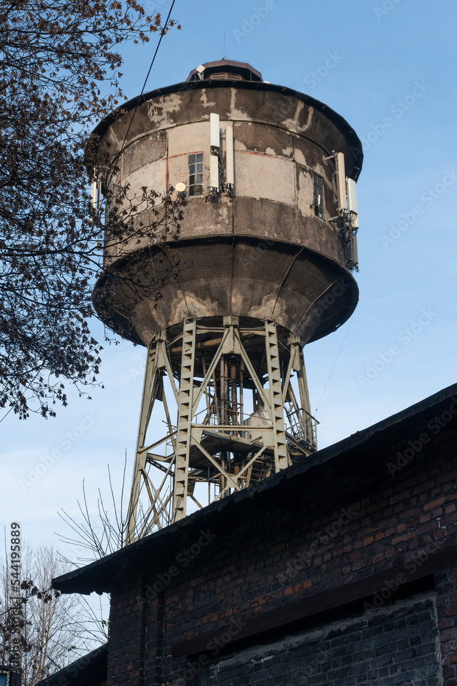 Foto de Katowice - Nikiszowiec. Dawna wieża ciśnień do Stock | Adobe Stock