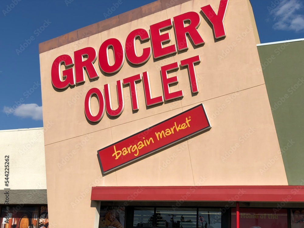 Spokane, WA/USA: September 2018: Exterior of Grocery Outlet Store and ...