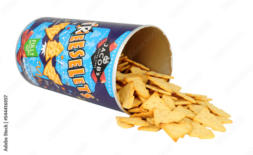 Jacobs treeselets mini tree shaped cheese flavour savoury crackers in a ...