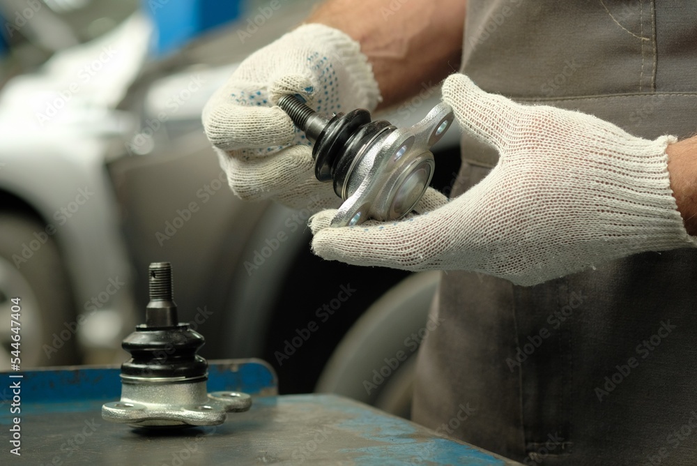 Spare parts for the car. A set of ball bearings of the front suspension ...