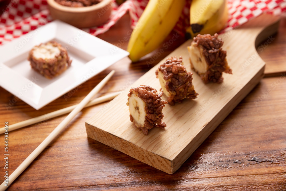 Banana sushi sweet rolls with caramel, peanut butter and chocolate ...