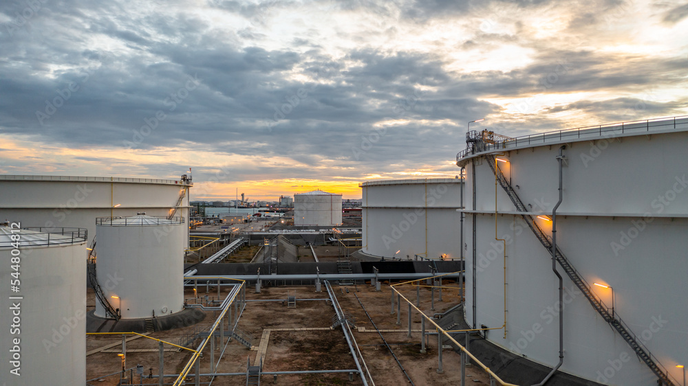 Crude oil storage tank terminal port, Oil terminal pipeline fuel ...