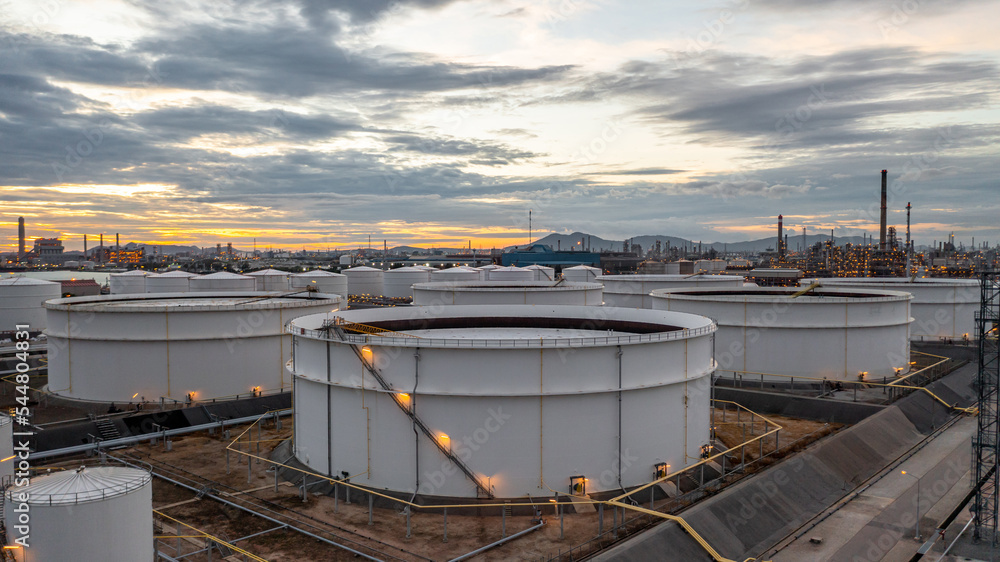 Crude oil storage tank terminal port, Oil terminal pipeline fuel ...