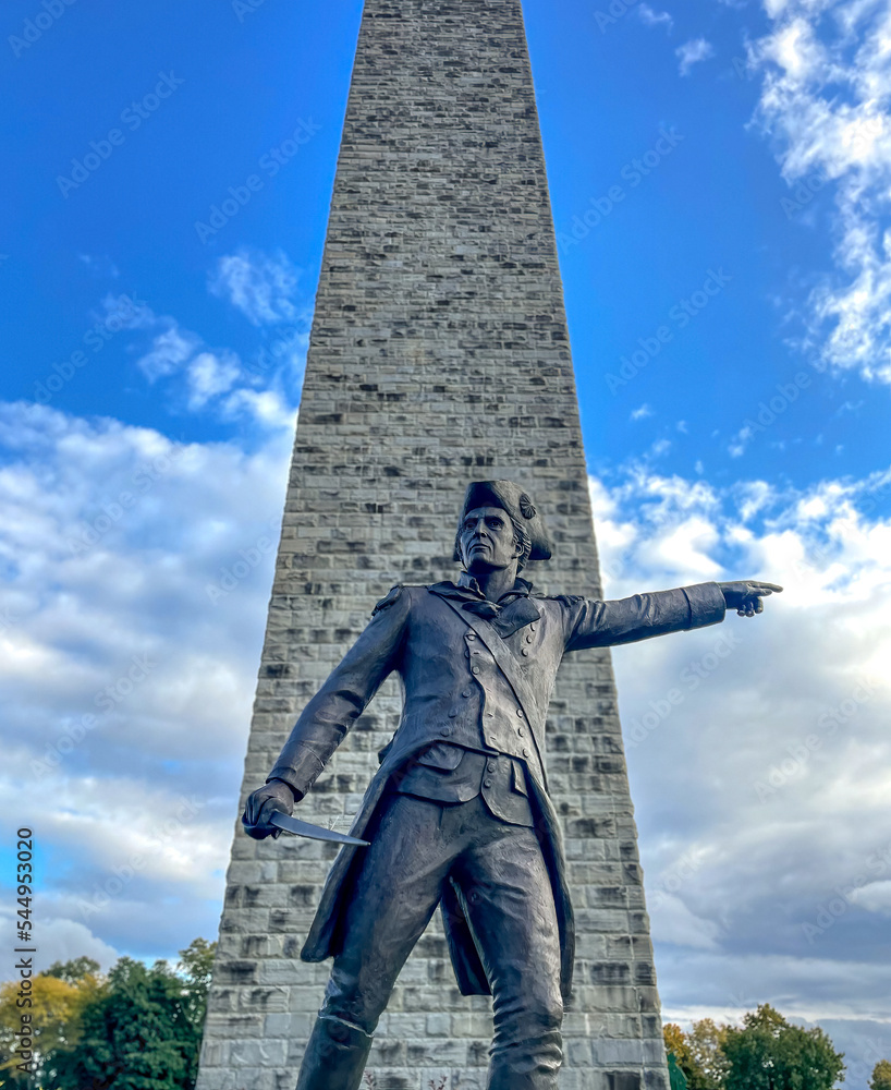 Foto de BENNINGTON, VT - USA - OCT 10, 2022 A vertical view of the ...