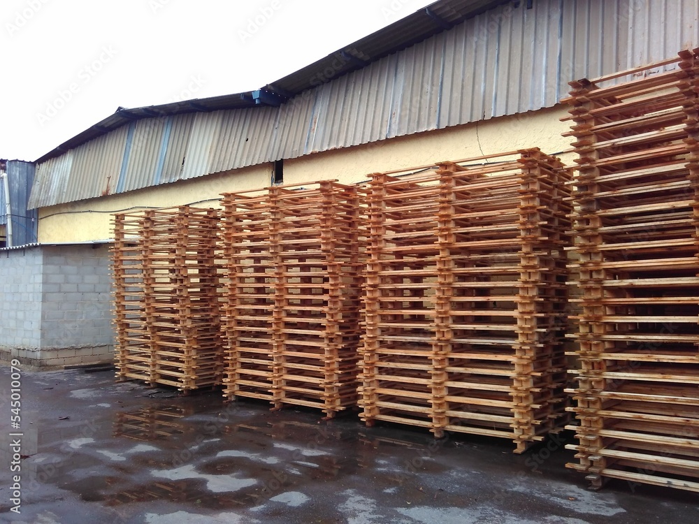Torre de Palete de Madeira / Fabrica / Wooden Pallet Tower / Factory ...