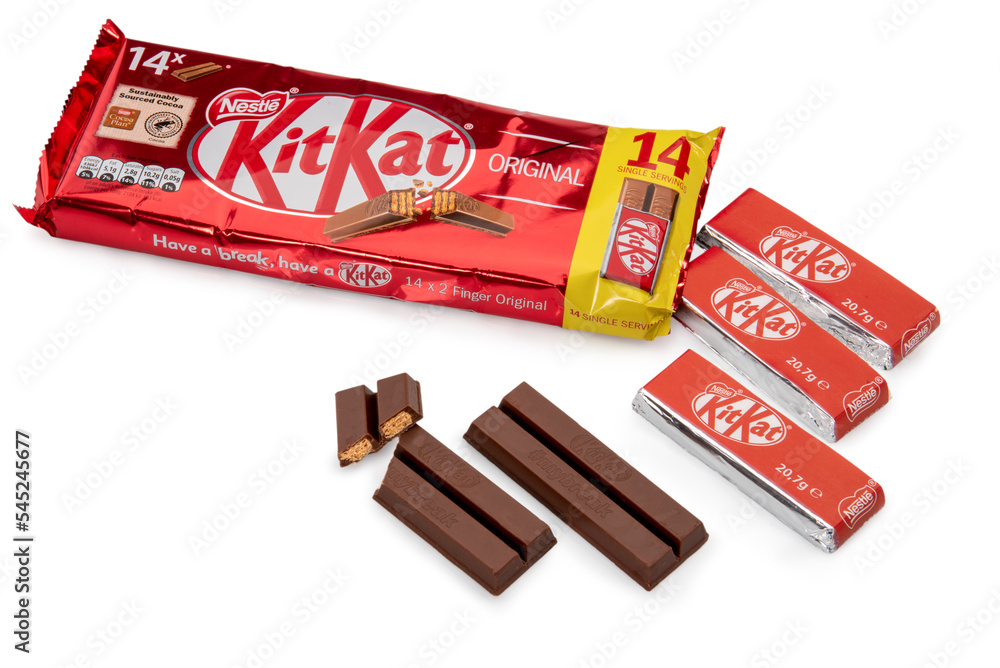 Fotka „Turin, Italy - October 15, 2022: Kit Kat Nestle chocolate ...
