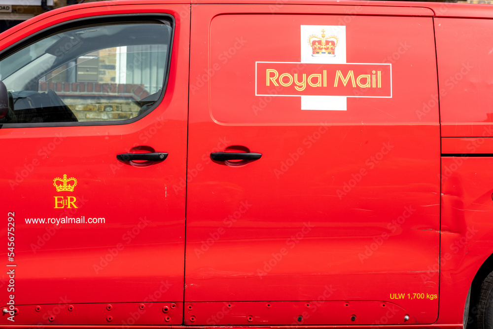 Foto de London. UK- 06.16.2022. The markings on the side of a Royal ...
