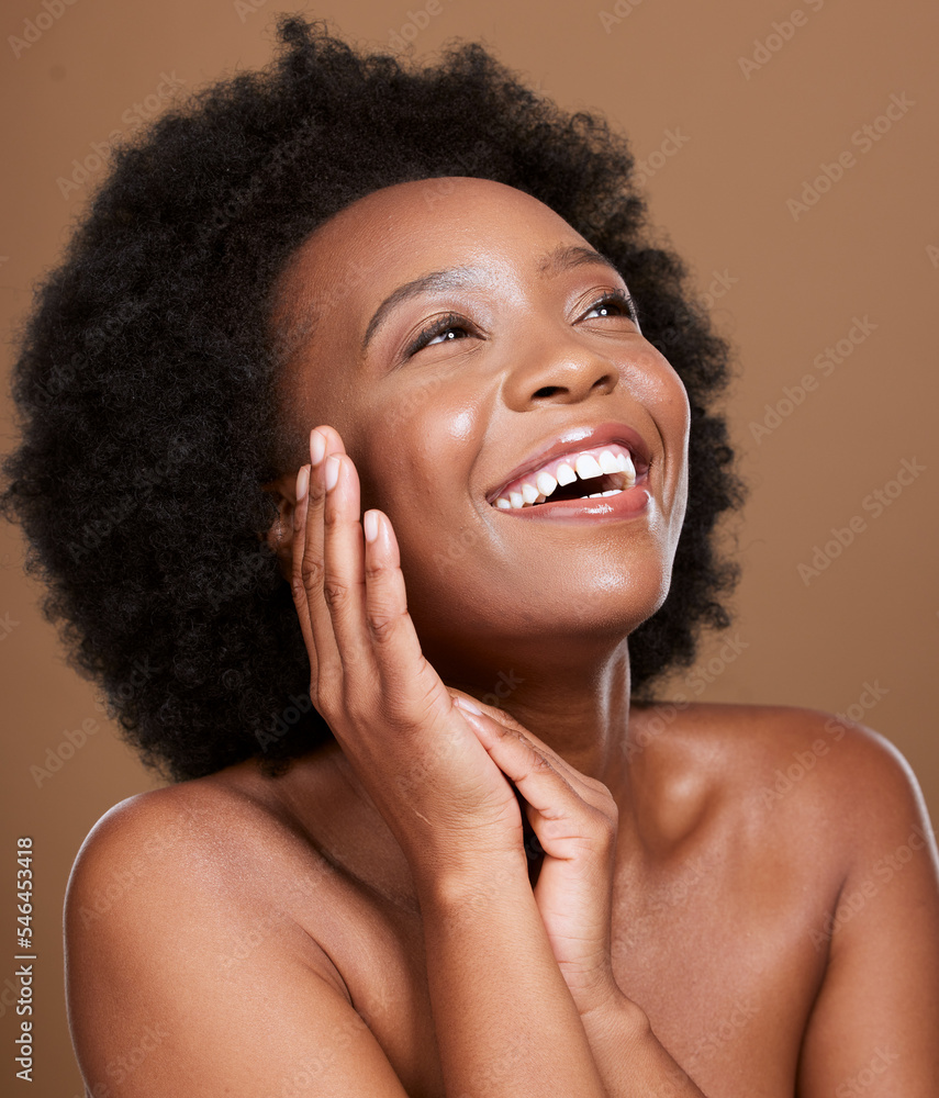 Foto de Beauty skincare, self care and face of black woman happy with ...