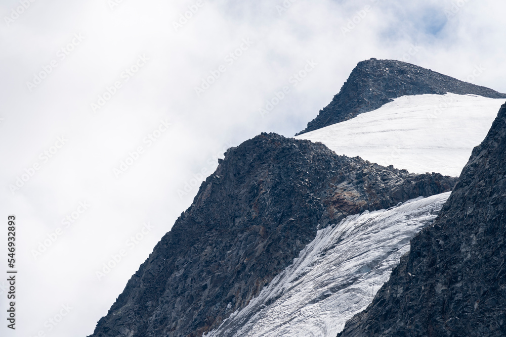 Ice and snow high in the Alps. Walking the Peiljoch (2676m) Trail ...
