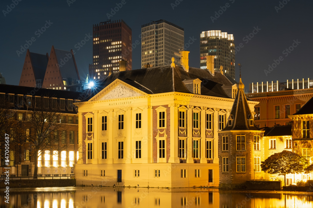 Historical buildings at the Binnenhof complex in The Hague at night ...