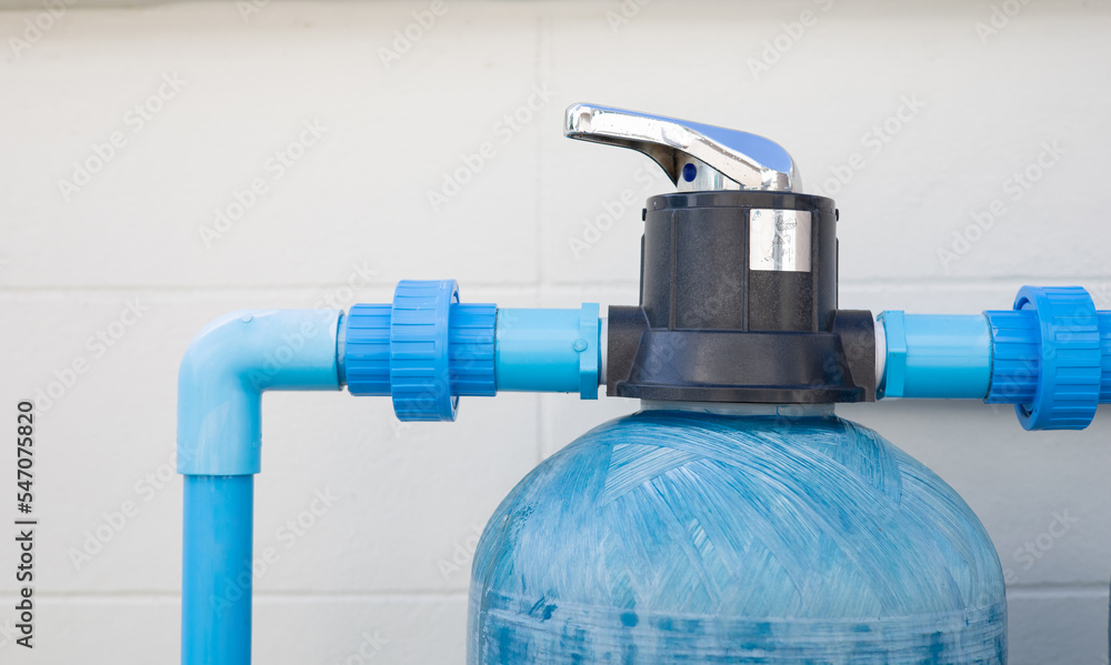 The system to open and close the valve of the water filter tank for ...