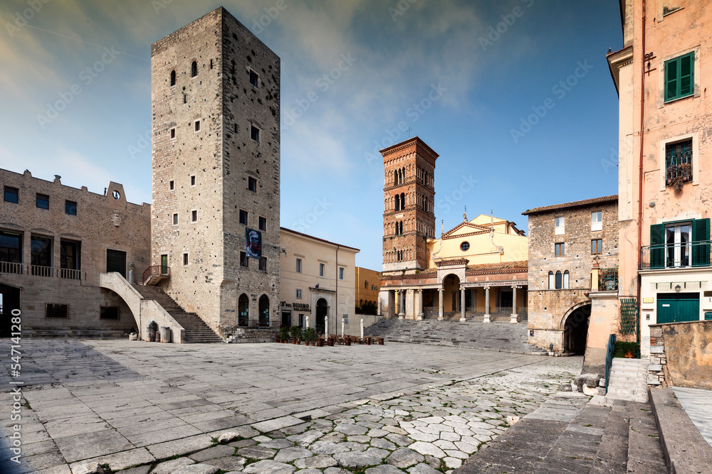 Terracina, Latina. Piazza Municipio con la Cattedrale e resti di ...